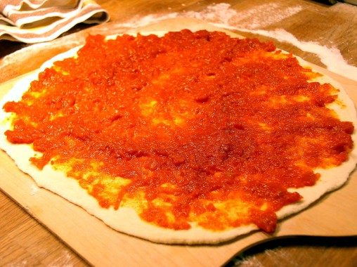 Pizza rzymska na cienkim cieście z szynką parmeńską i rukolą (3 szt ...